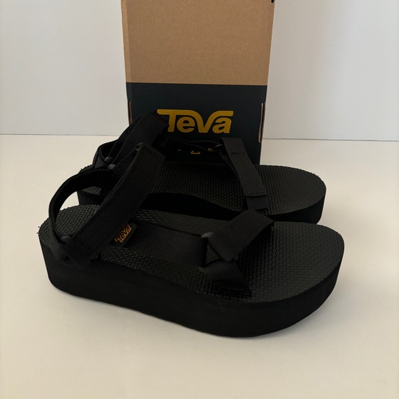 Teva | Shoes | Teva Flatform Universal Sandals Black 9 New In Box Retail 75 | Poshmark